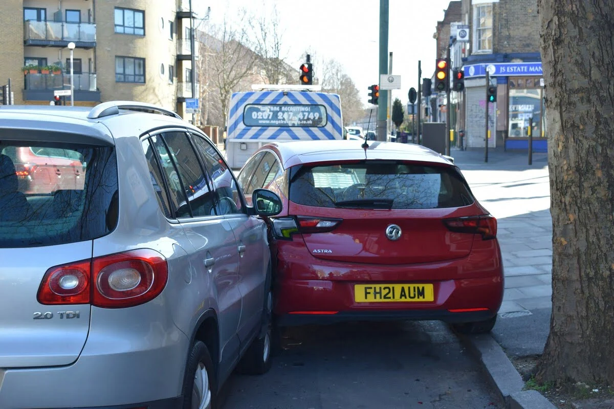 What To Do After A Minor Car Accident: A Checklist - CARS THRUST